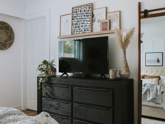 25 Amazing TV In Bedroom Ideas For A Modern Style