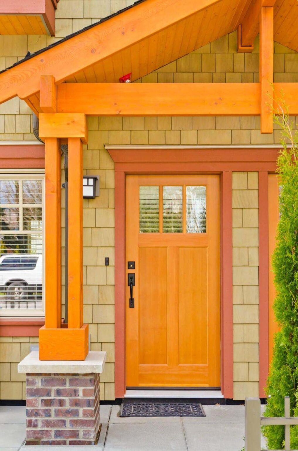 18 Ideal Front Door Shades for Brown Houses