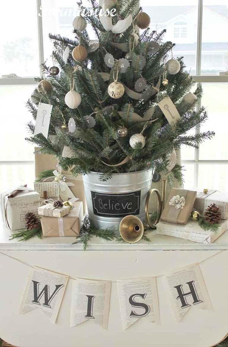 24 Tabletop Christmas Trees to Adorn Your Spaces