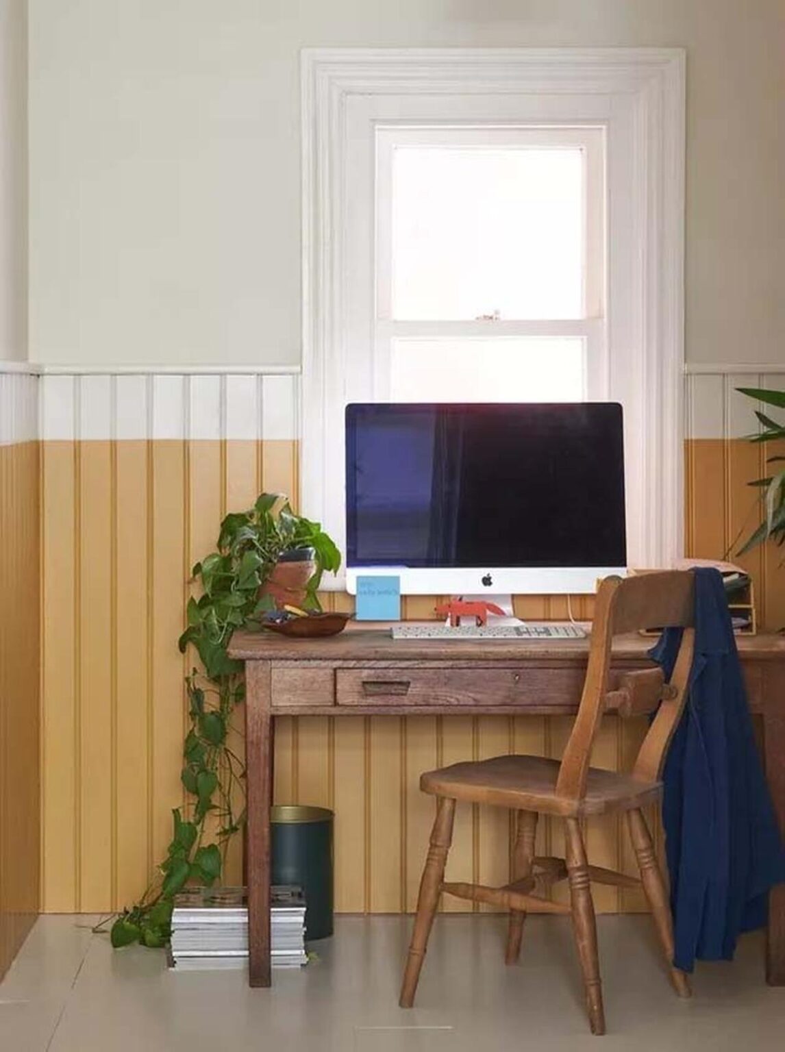 17 Stunning Two-Tone Color Walls with Chair Rail Ideas