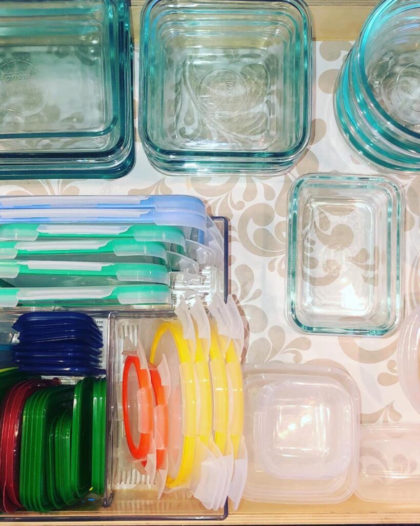 18 Clever Ways to Organize Your Tupperware and Maximize Space