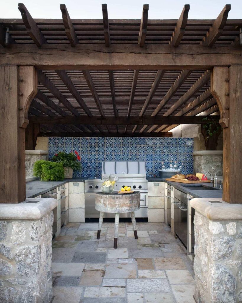 17 Stylish Outdoor Kitchen Designs for Patio Dining