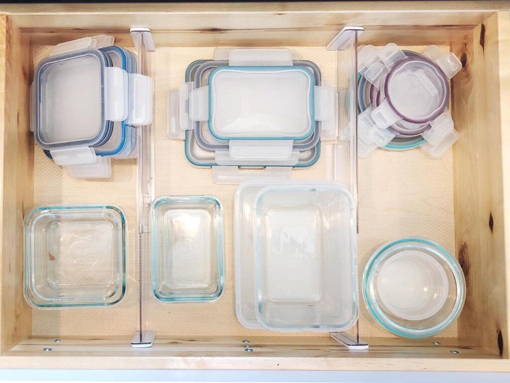 18 Clever Ways to Organize Your Tupperware and Maximize Space