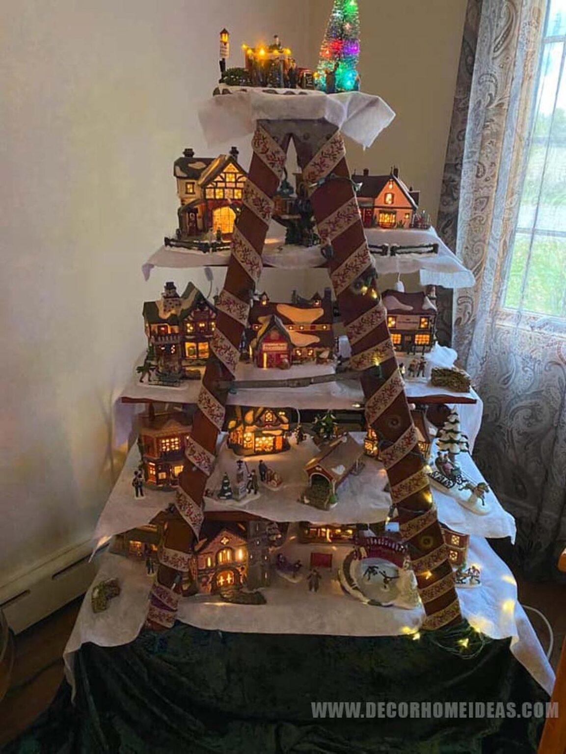 28 Innovative Christmas Ladder Tree Designs to Try