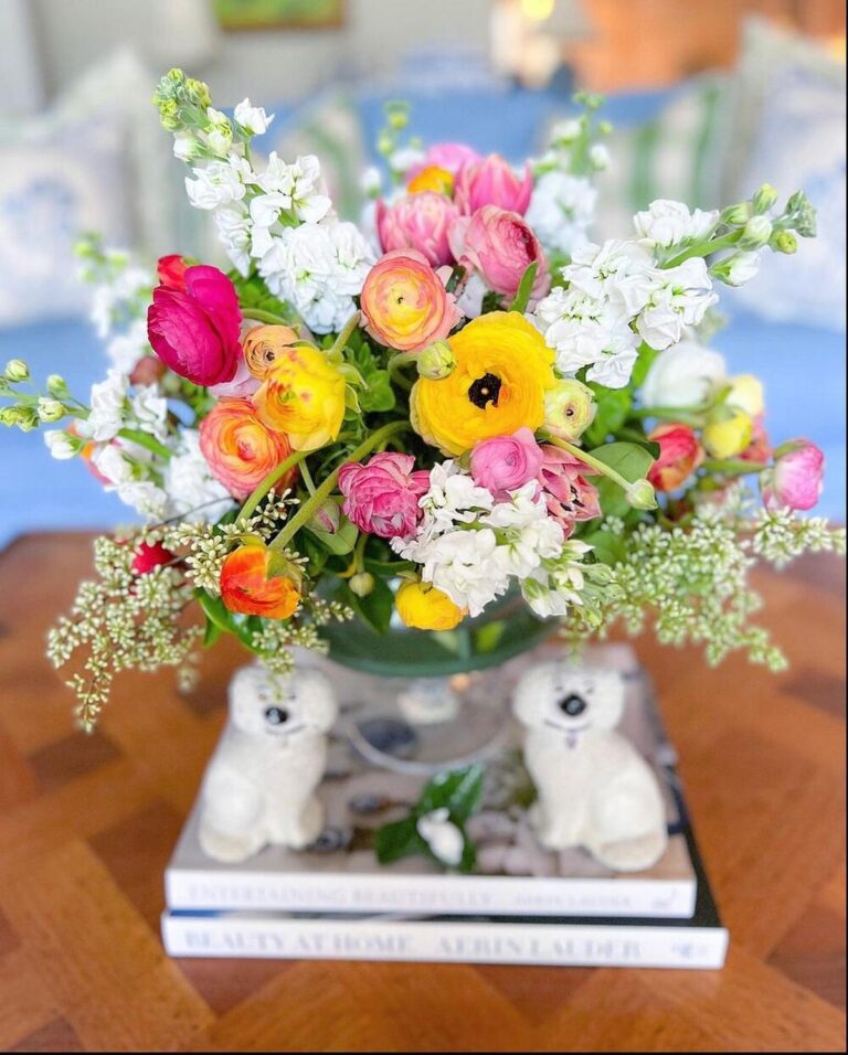 28 Spring Floral Arrangements to Brighten Your Home