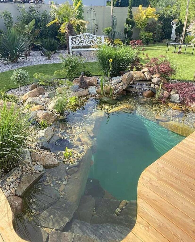 28 Easy-to-Make DIY Water Features for Peaceful Gardens