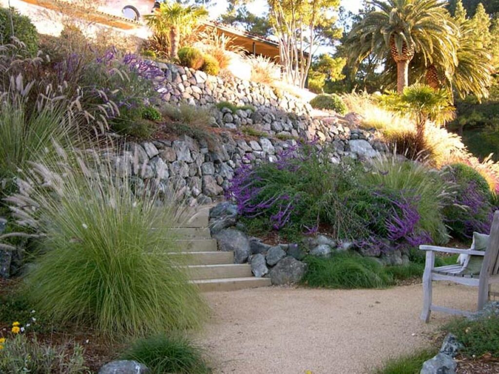 27 Budget-Friendly Hillside Landscaping Concepts