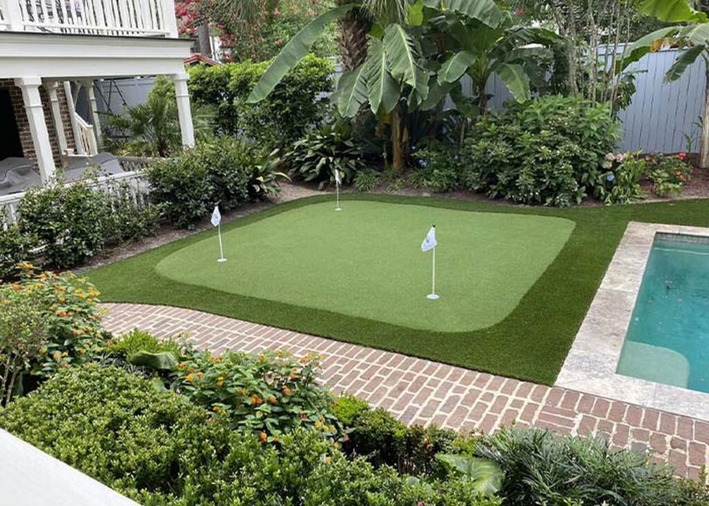 28 Best Small Backyard Turf Ideas for a Green Space