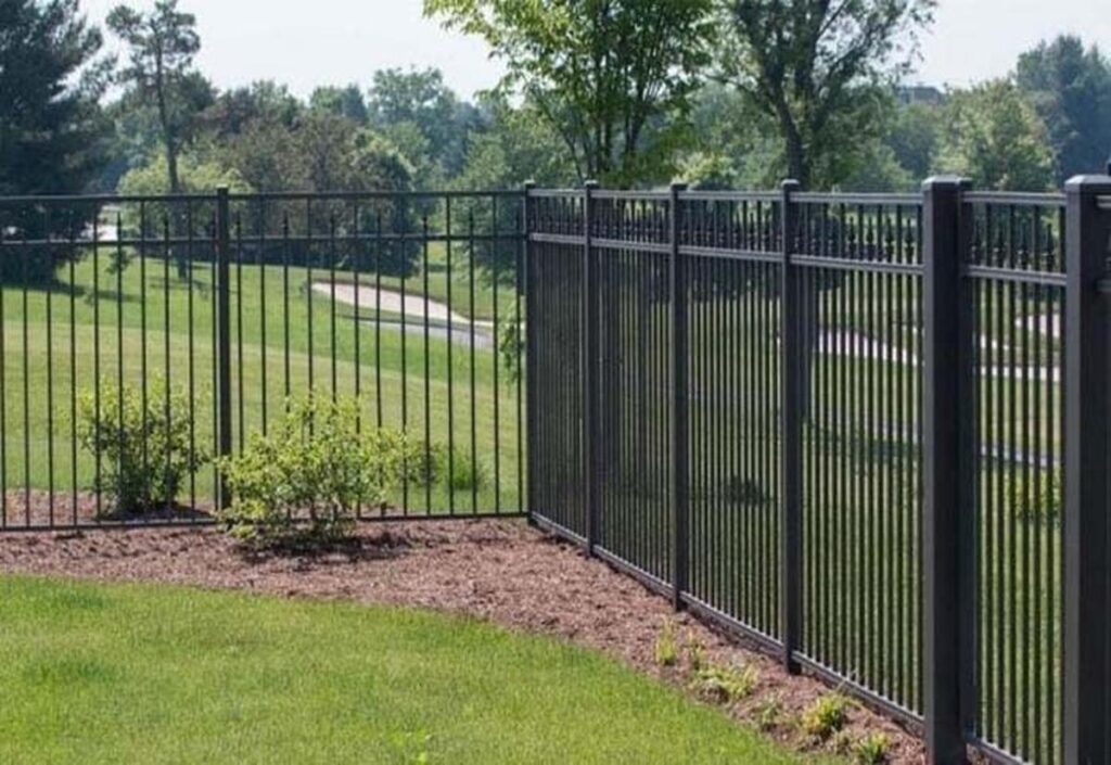 32 Inexpensive Dog Fence Ideas for Your Yard