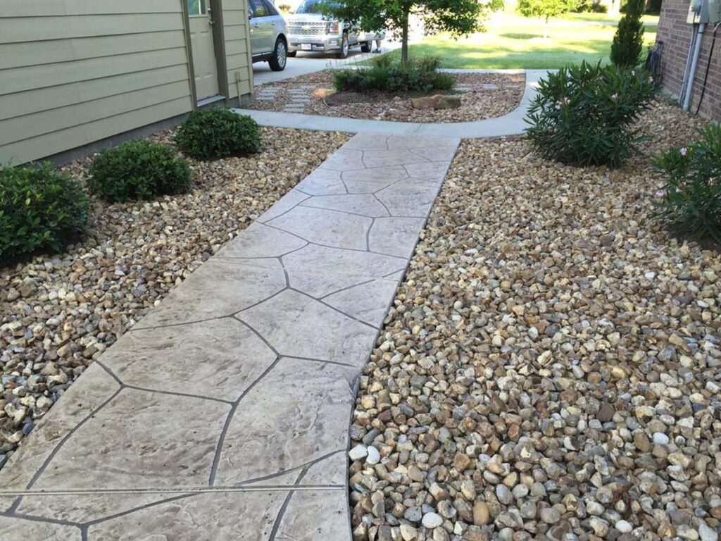 28 Chic Concrete Walkway Ideas for a Modern Look