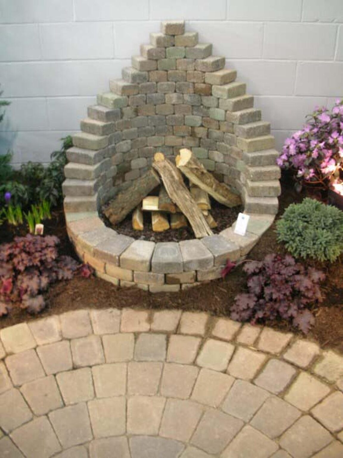 31 DIY Projects to Reuse Old Bricks and Transform Your Home and Garden