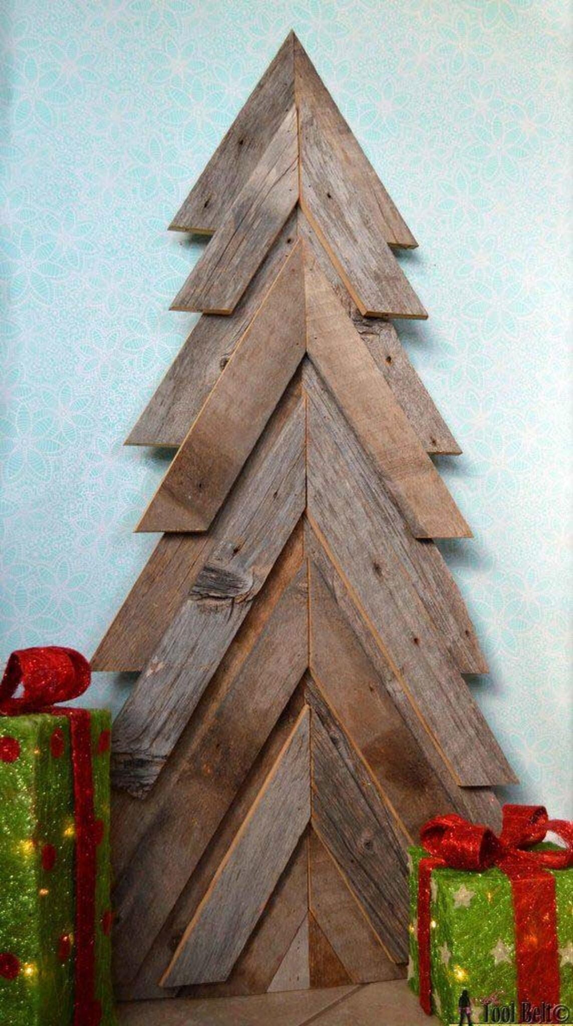 21 DIY Pallet Tree Projects You'll Love