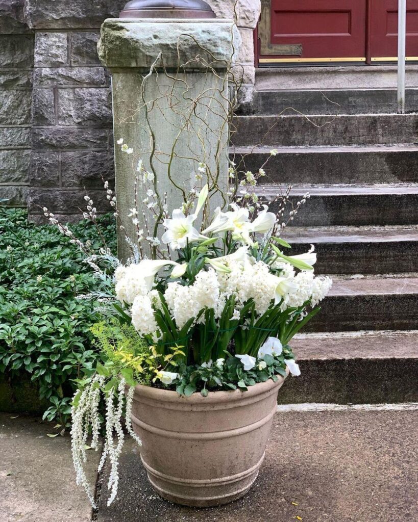 24 Beautiful Spring Planter Ideas for Garden Charm