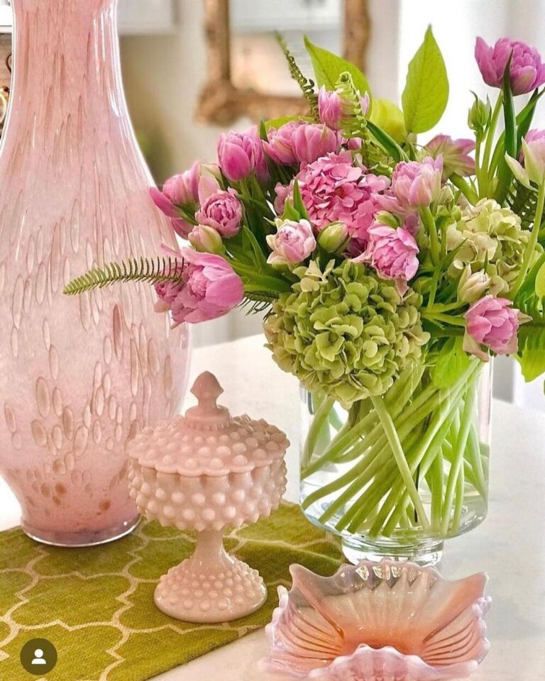 28 Spring Floral Arrangements to Brighten Your Home