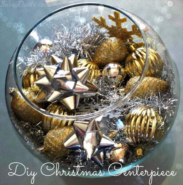 22 Easy Christmas Tinsel Decor Ideas