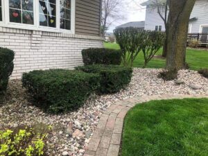 27 Best River Rock Ideas for Your Front Yard Landscape