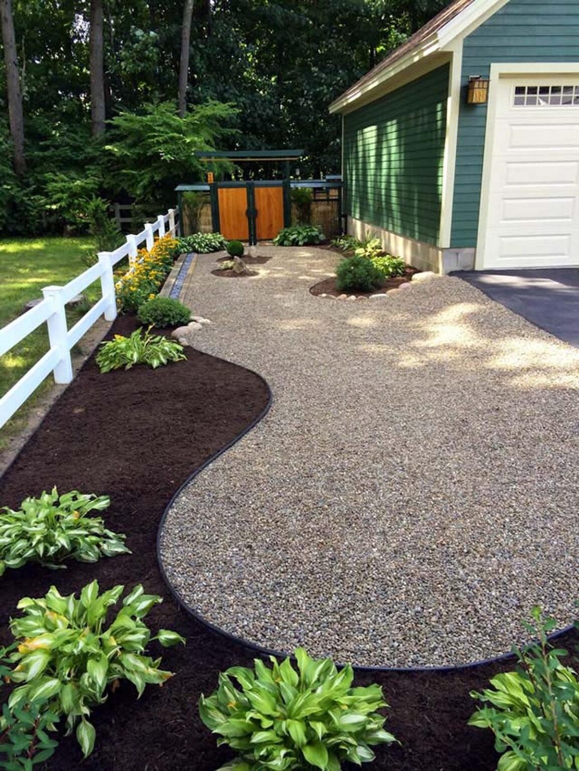 21 Creative Front Yard Drainage Ditch Ideas for Managing Rainwater