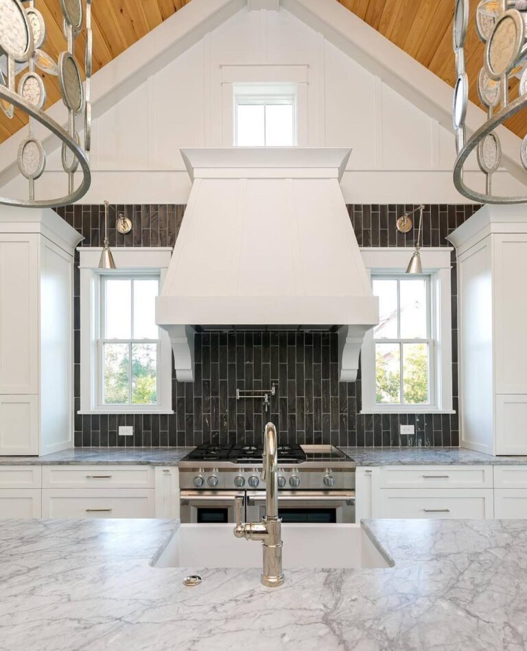 18 Gorgeous Backsplash Patterns for Your Kitchen