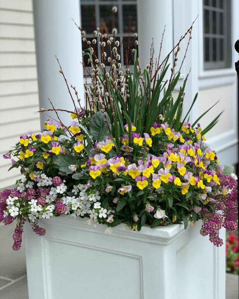 24 Beautiful Spring Planter Ideas for Garden Charm