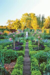 55 Creative Ideas to Landscape Your Outdoor Space