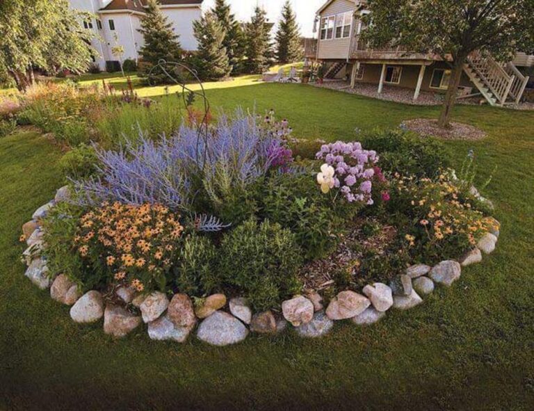 16 Garden Island Designs for Breathtaking Green Spaces