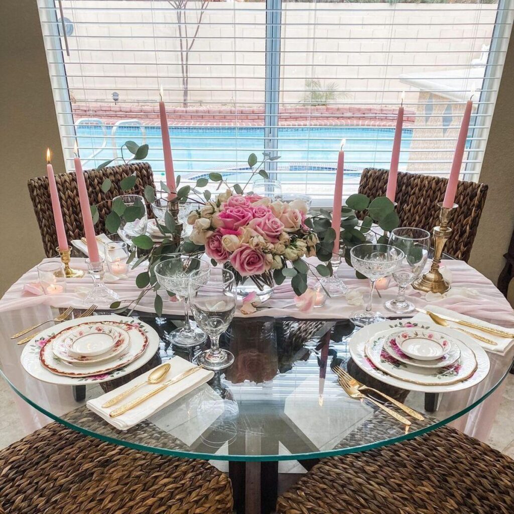 16 Romantic Valentine's Tablescape Ideas