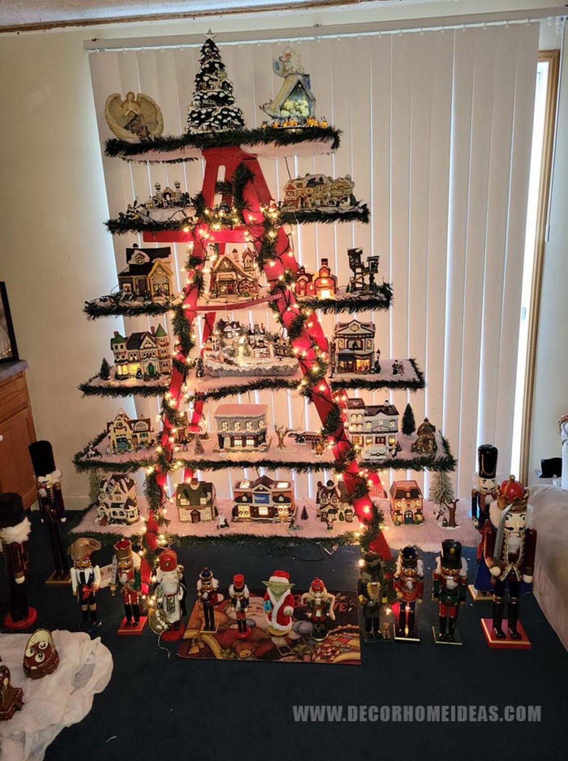 28 Innovative Christmas Ladder Tree Designs to Try