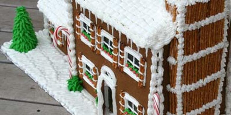 78 Cute Gingerbread House Designs for Festive Fun