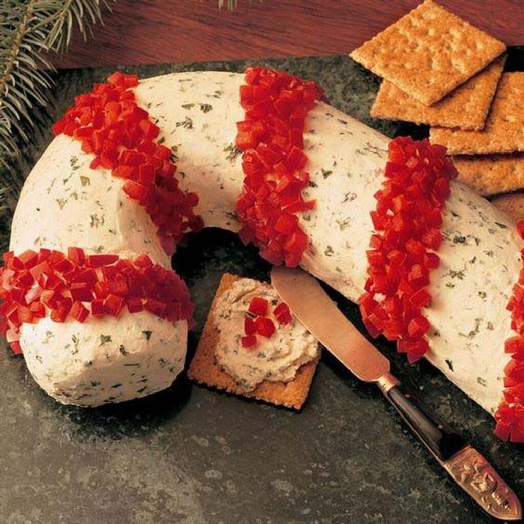 21 Delicious Christmas Cheese Ball Appetizers