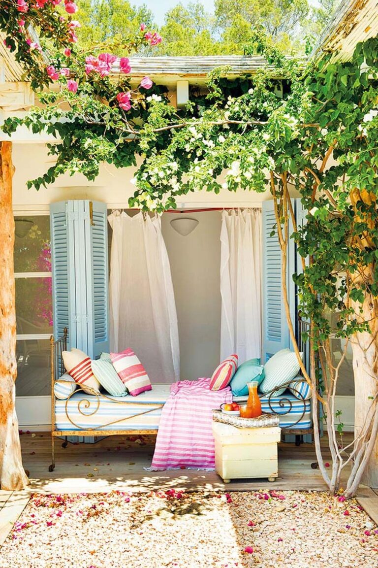 29 Creative Rustic Patio Ideas to Make Your Backyard a Cozy Heaven