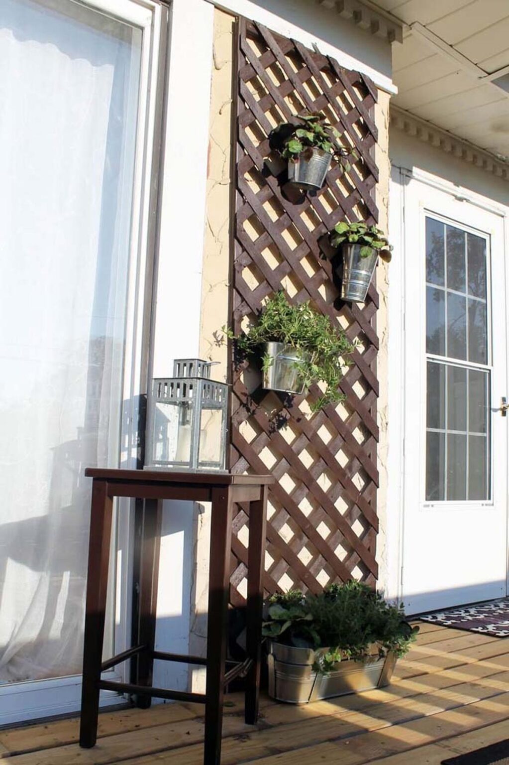 30 Eye-Catching Porch Wall Decor Ideas to Transform Your Front Entrance