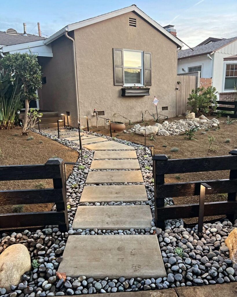 26 Rock Landscaping Ideas for a Stunning Front Yard