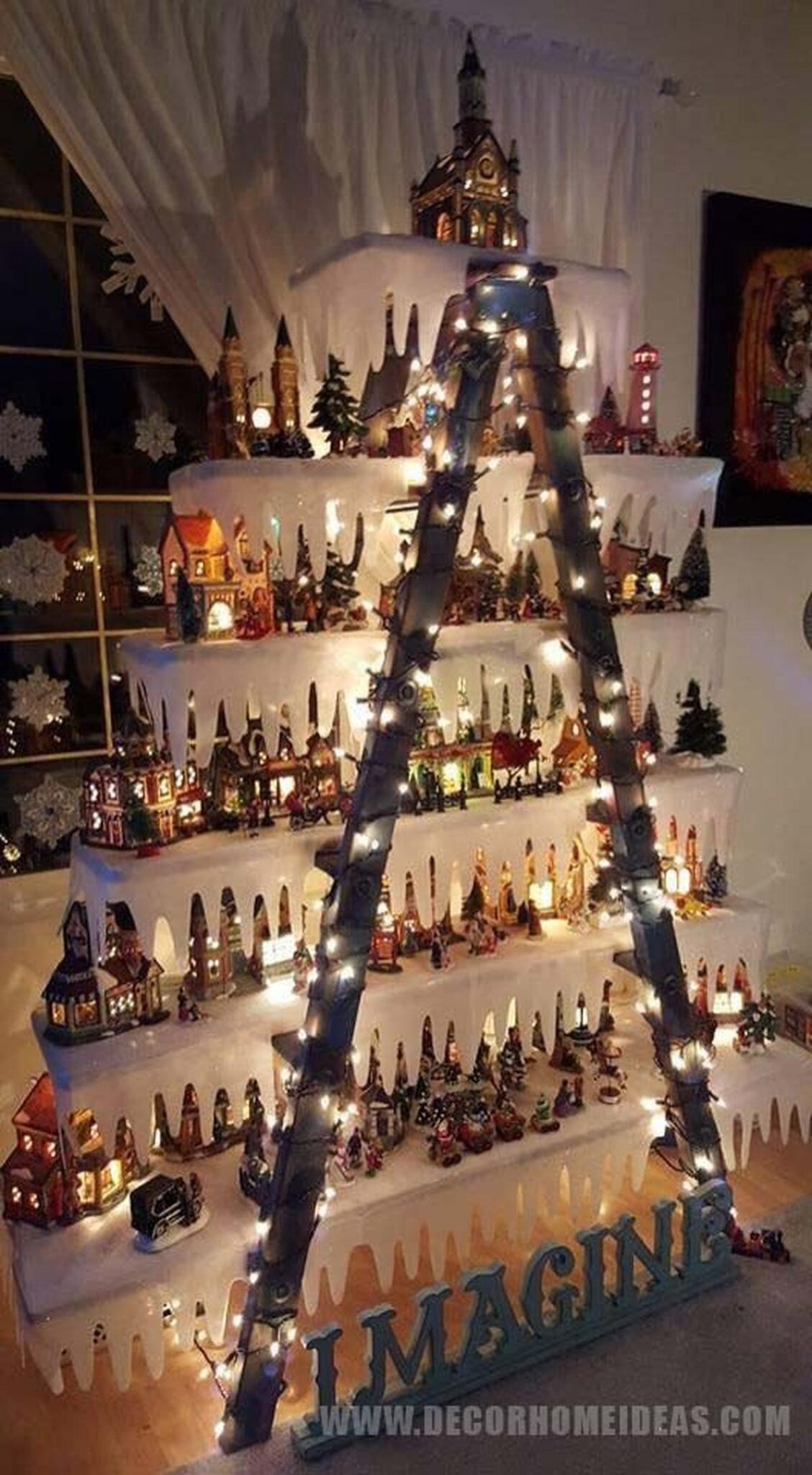 28 Innovative Christmas Ladder Tree Designs to Try