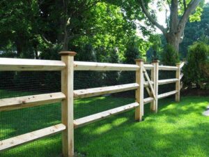24 Gorgeous Farmhouse Fence Ideas for a Perfect Rustic Touch