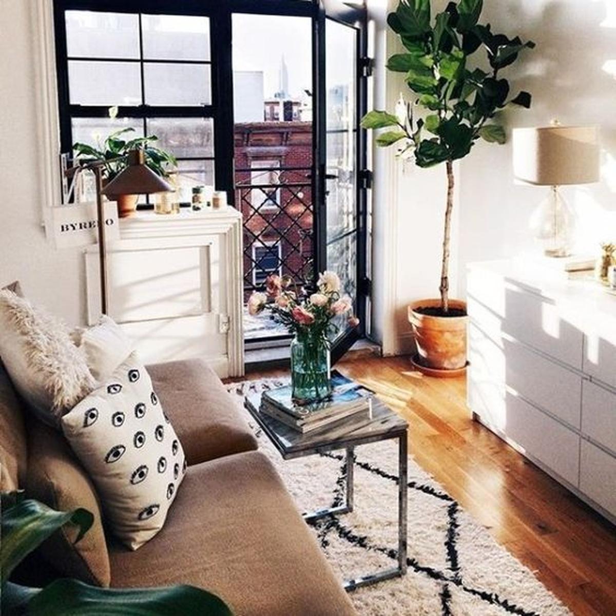 10 Smart Tips for Maximizing Space in Tiny Places