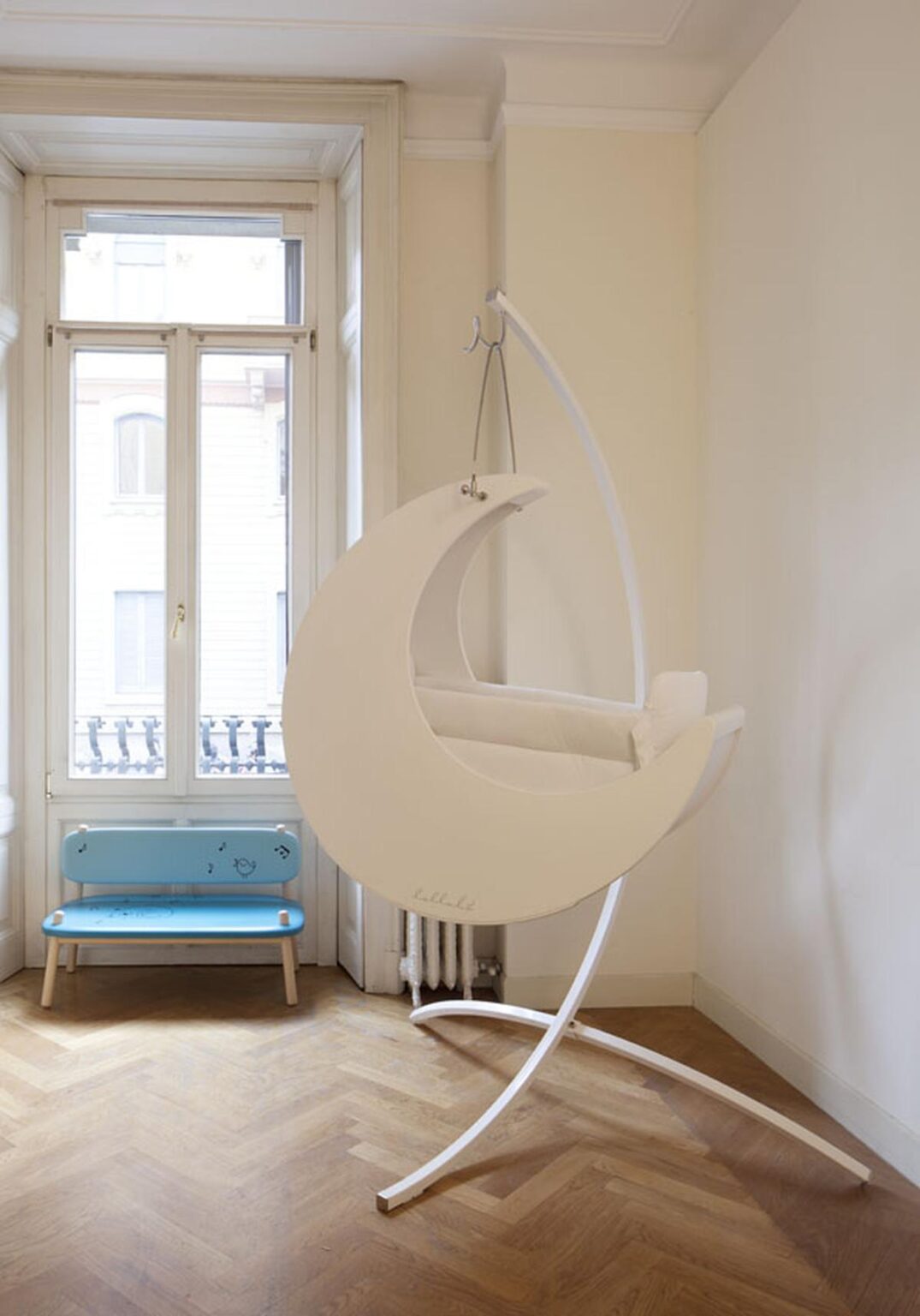 12 DIY Ideas for Cute Moon Shaped Baby Cribs