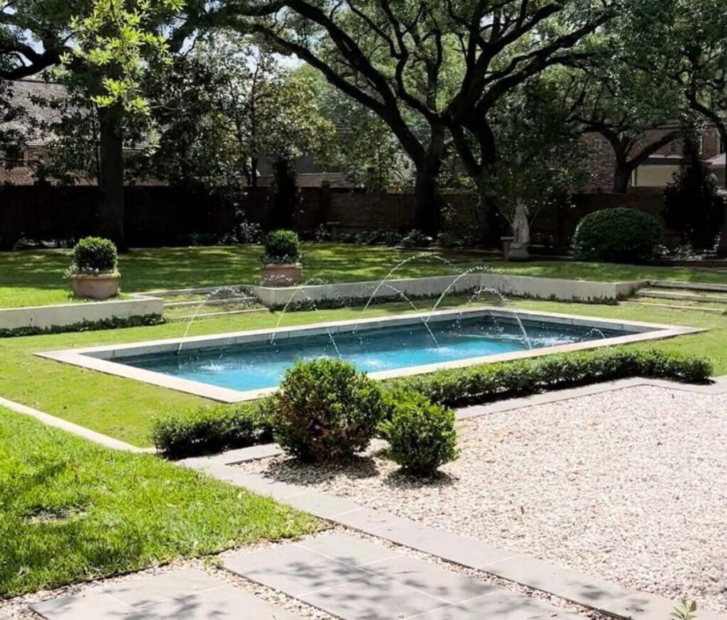 20 Gorgeous Inground Pool Landscaping Ideas