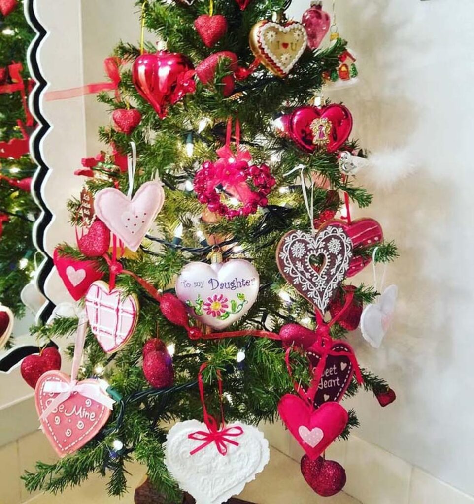 26 Beautiful Valentine’s Day Tree Decorations to Try