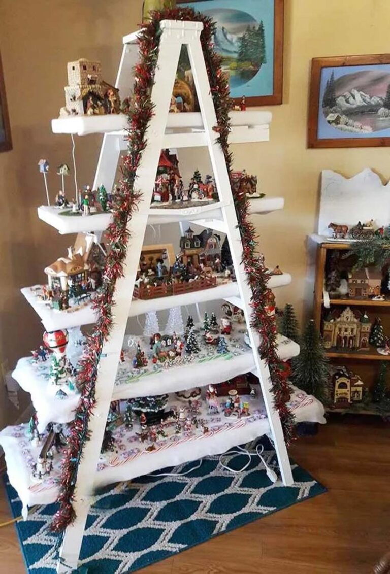 28 Innovative Christmas Ladder Tree Designs to Try