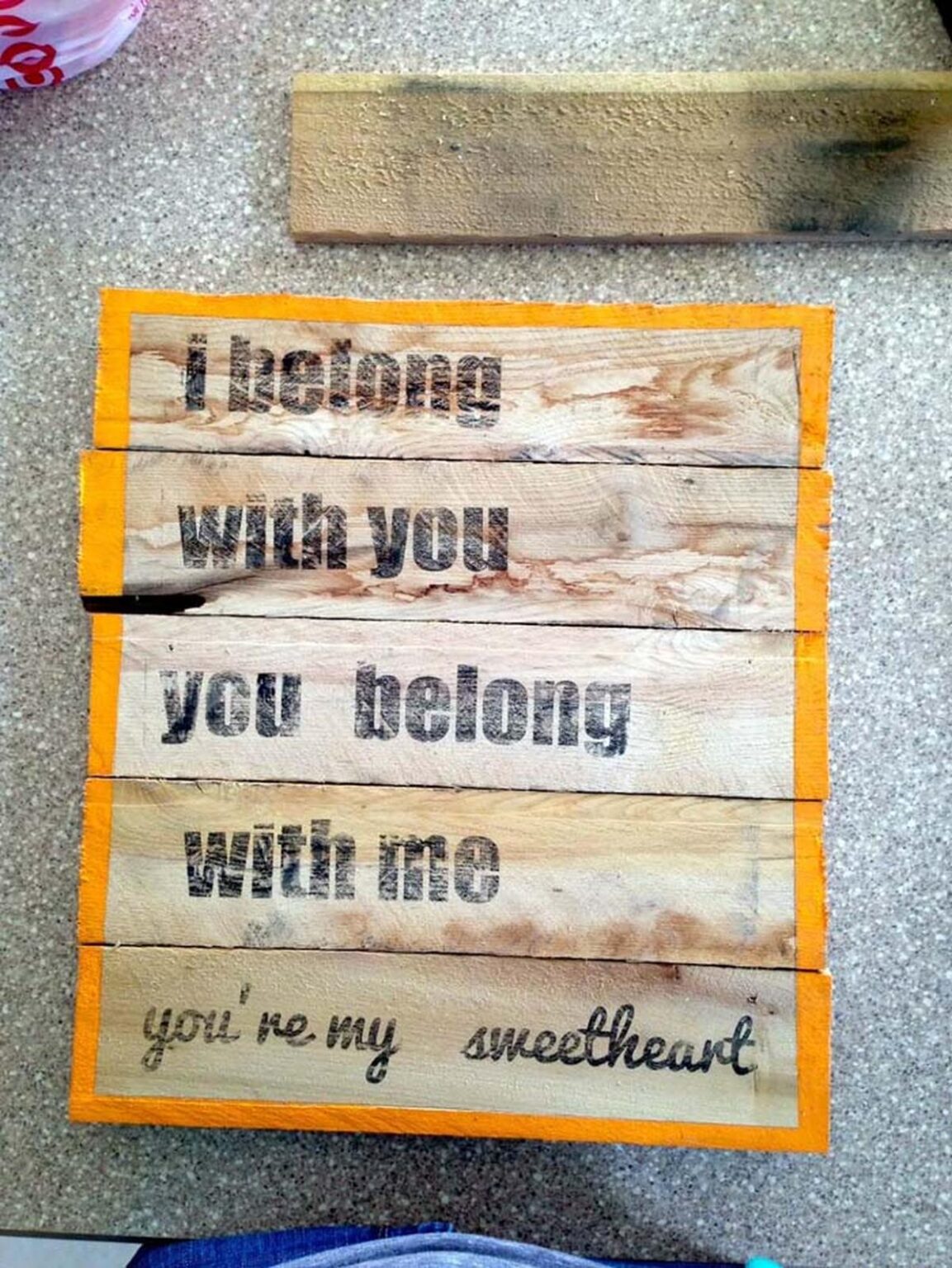 50 DIY Pallet Sign Ideas for a Unique Home Decor