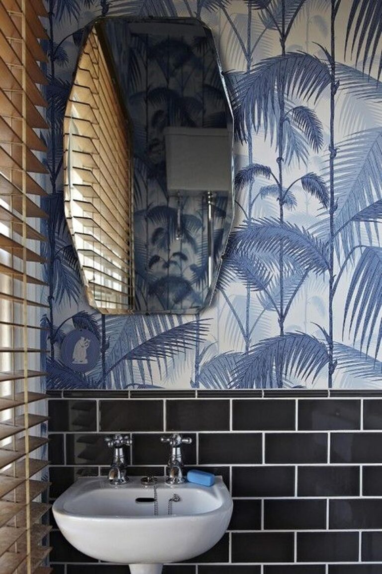 15 Best Modern Murals for Eye-Catching Home Interiors