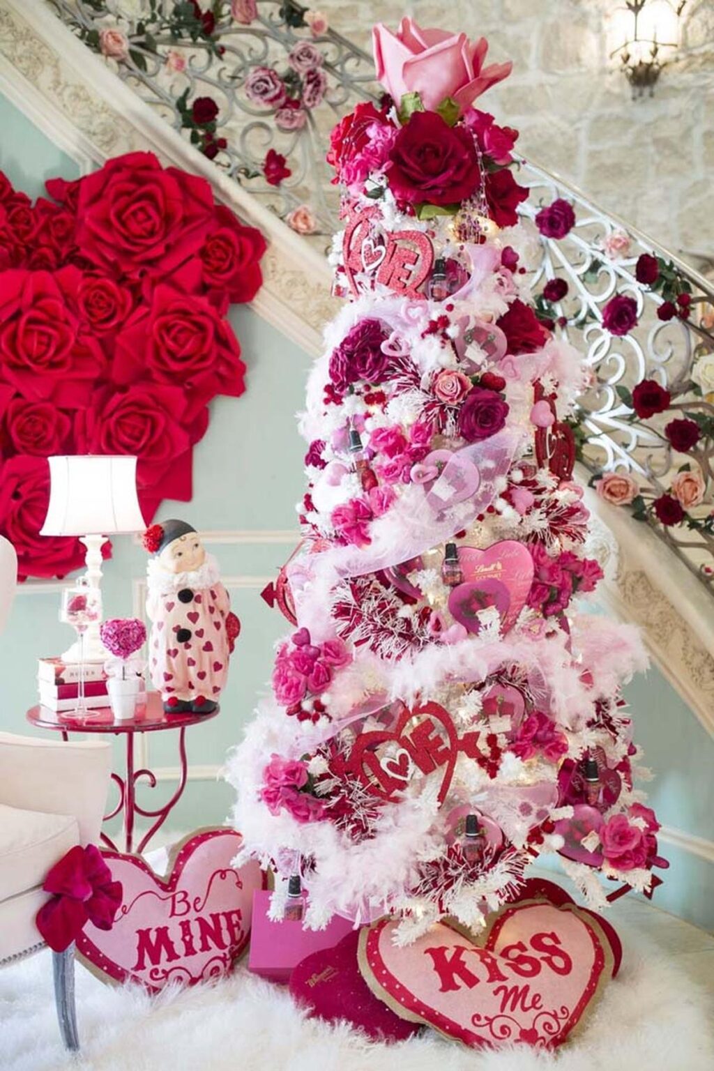 26 Beautiful Valentine’s Day Tree Decorations to Try