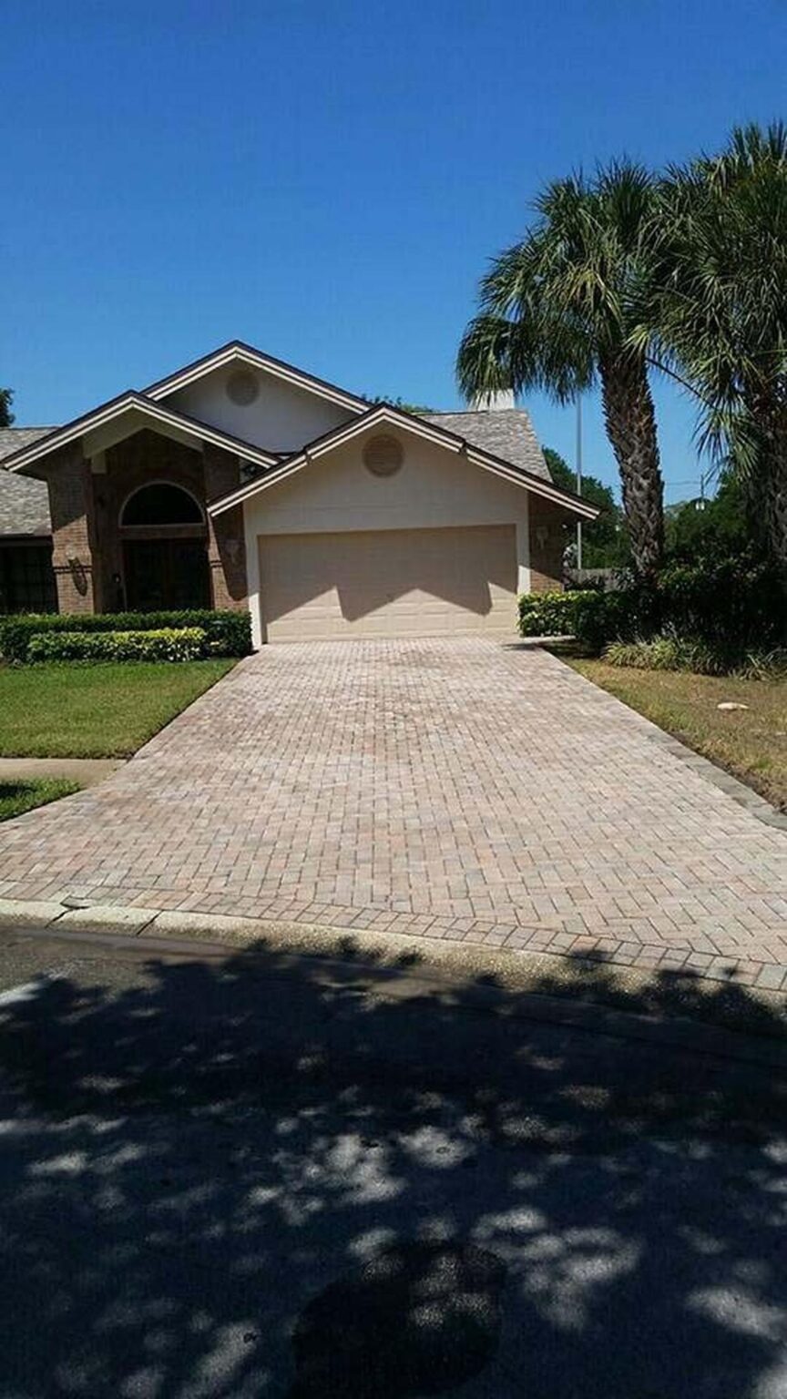 25 Concrete Driveway Designs for a Modern Home