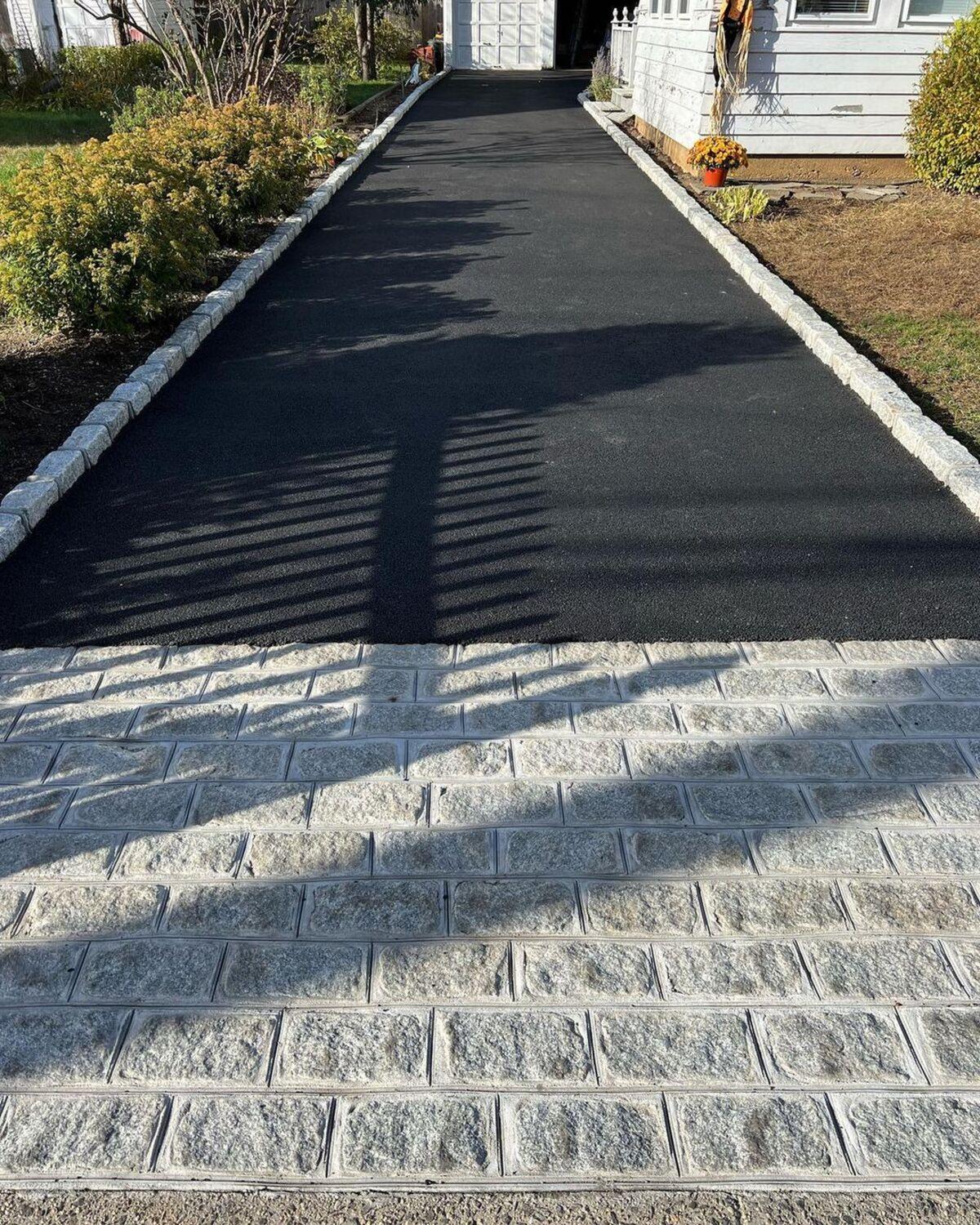 12 Stylish Driveway Border Ideas to Elevate Your Home’s Exterior