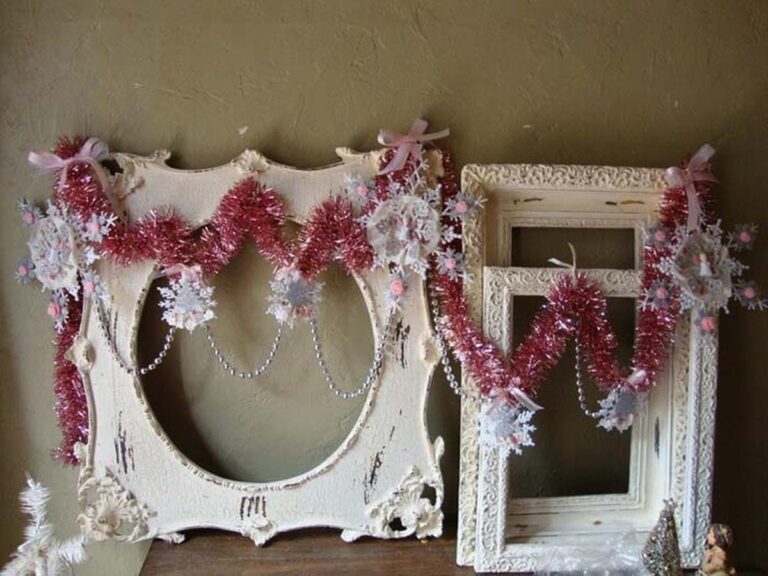 22 Easy Christmas Tinsel Decor Ideas