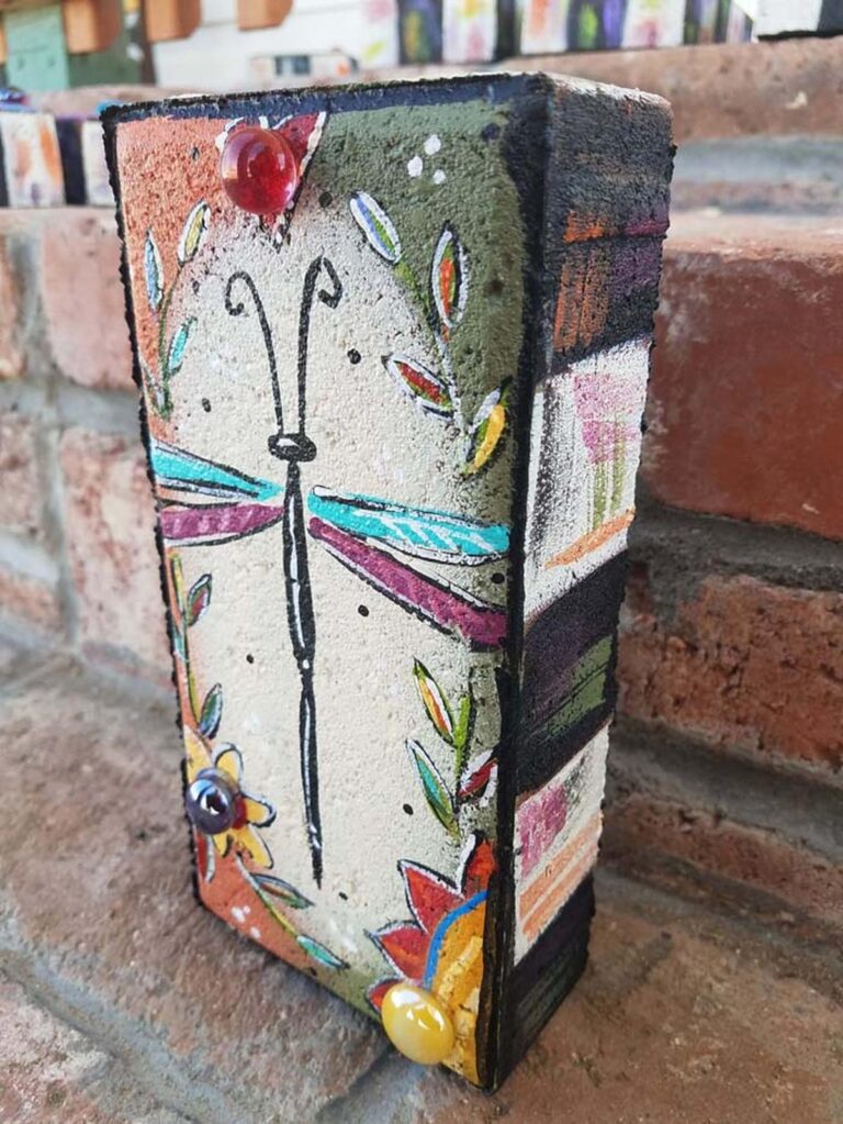 31 DIY Projects to Reuse Old Bricks and Transform Your Home and Garden