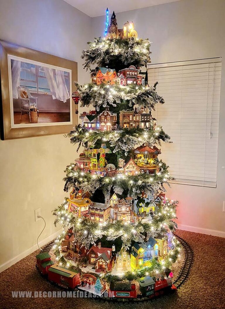 17 Chic Christmas Trees Trending This Winter