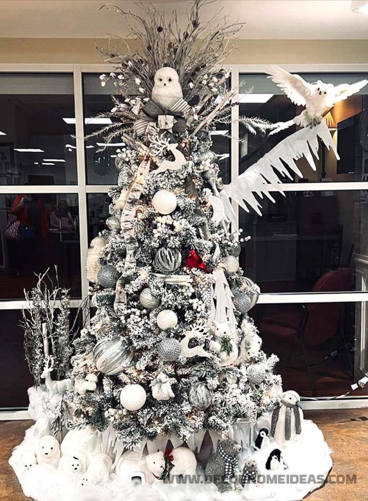 17 Chic Christmas Trees Trending This Winter