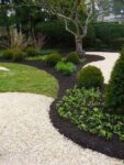27 Inspiring Small Space Garden Ideas for Tranquil and Peaceful Retreats