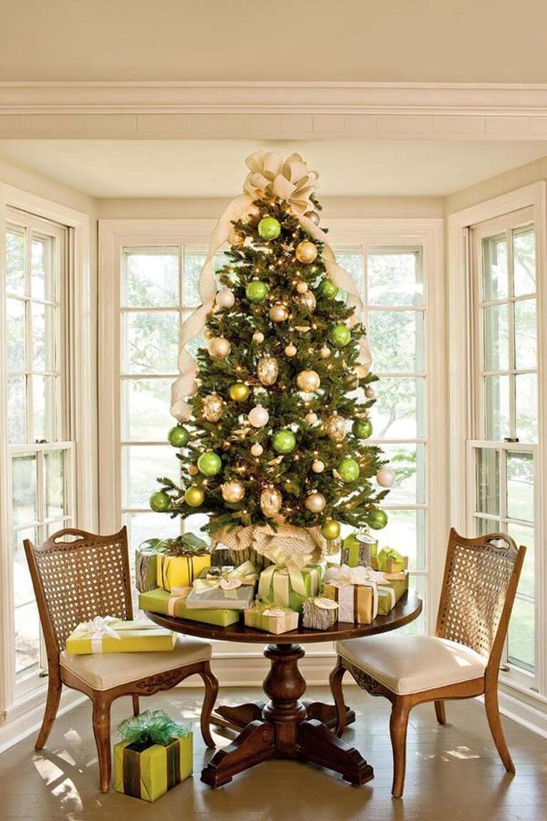 24 Tabletop Christmas Trees to Adorn Your Spaces
